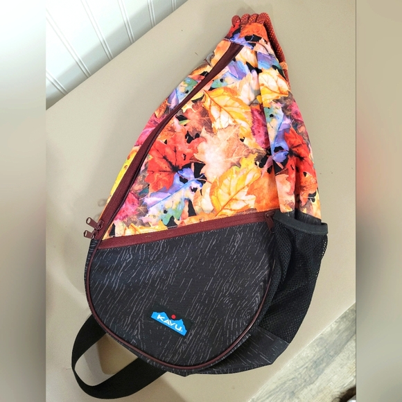 Kavu | Bags | Kavu Paxton Pack Leaf Pattern Rope Sling Crossbody Bag ...